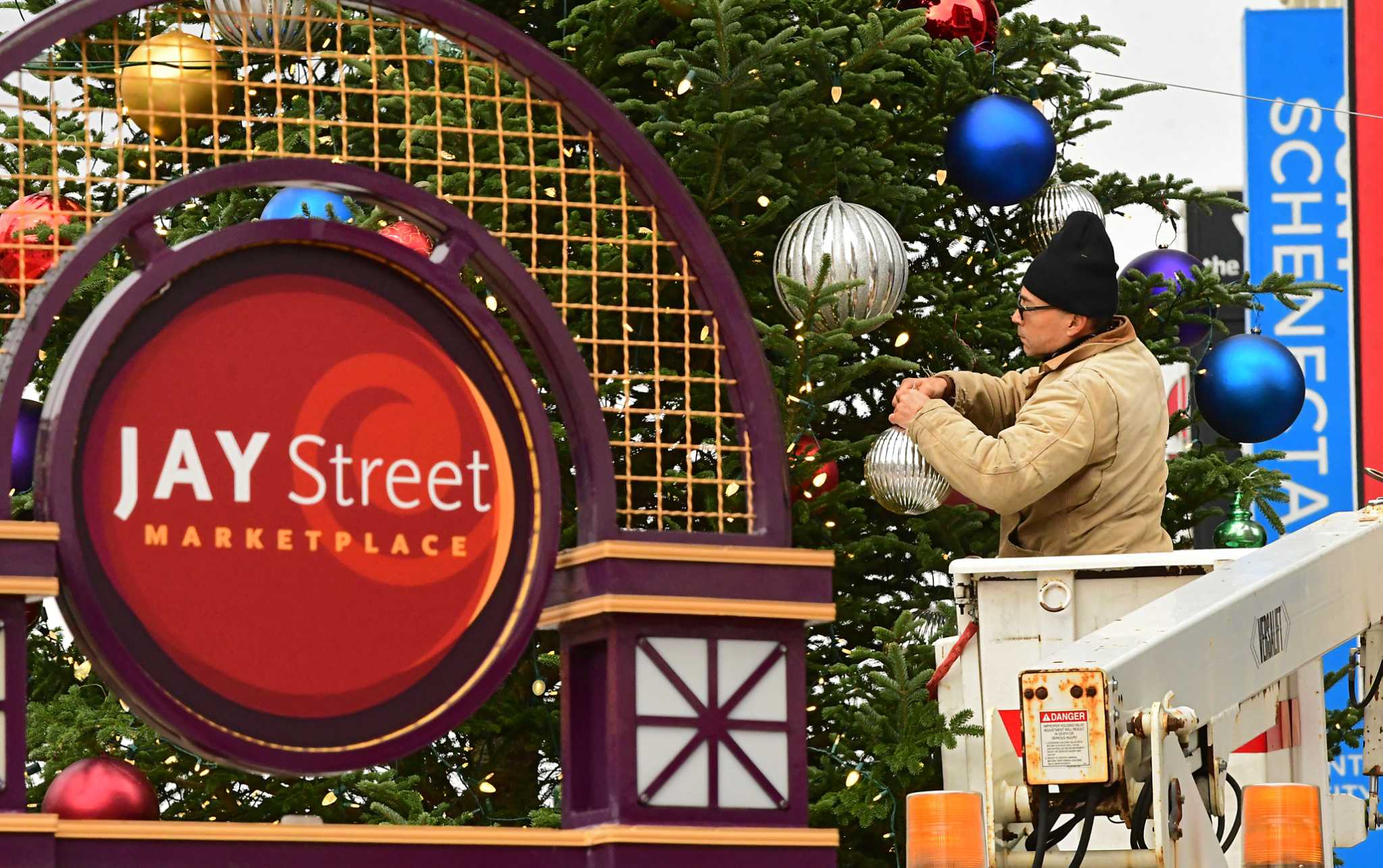 Jason Gough's forecast: Wind will make it feel colder today