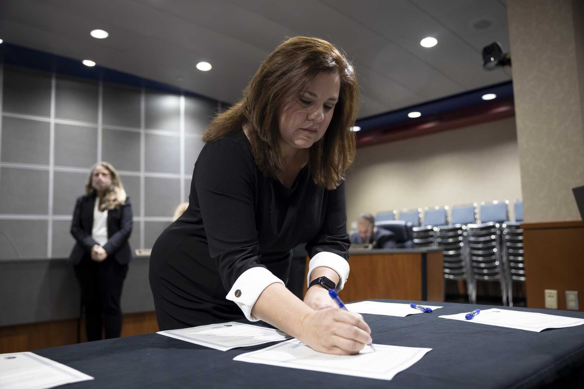 New Conroe ISD trustees sworn in; outgoing members honored