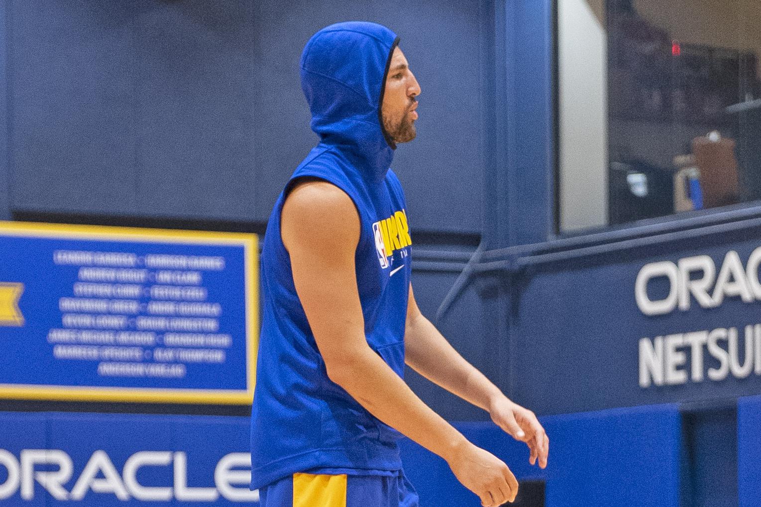 Warriors’ Klay Thompson suffers lower right leg injury