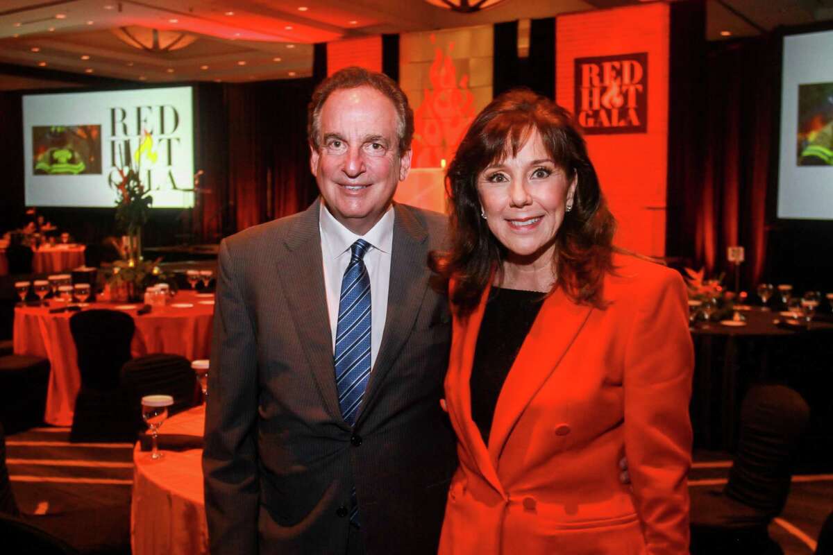 Houston Fire Fighters Foundation hosts gala at Royal Sonesta, raise $400K