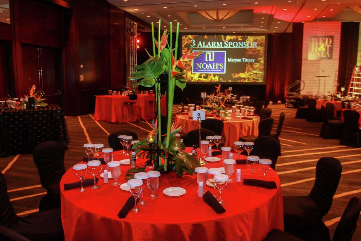 Houston Fire Fighters Foundation hosts gala at Royal Sonesta, raise $400K