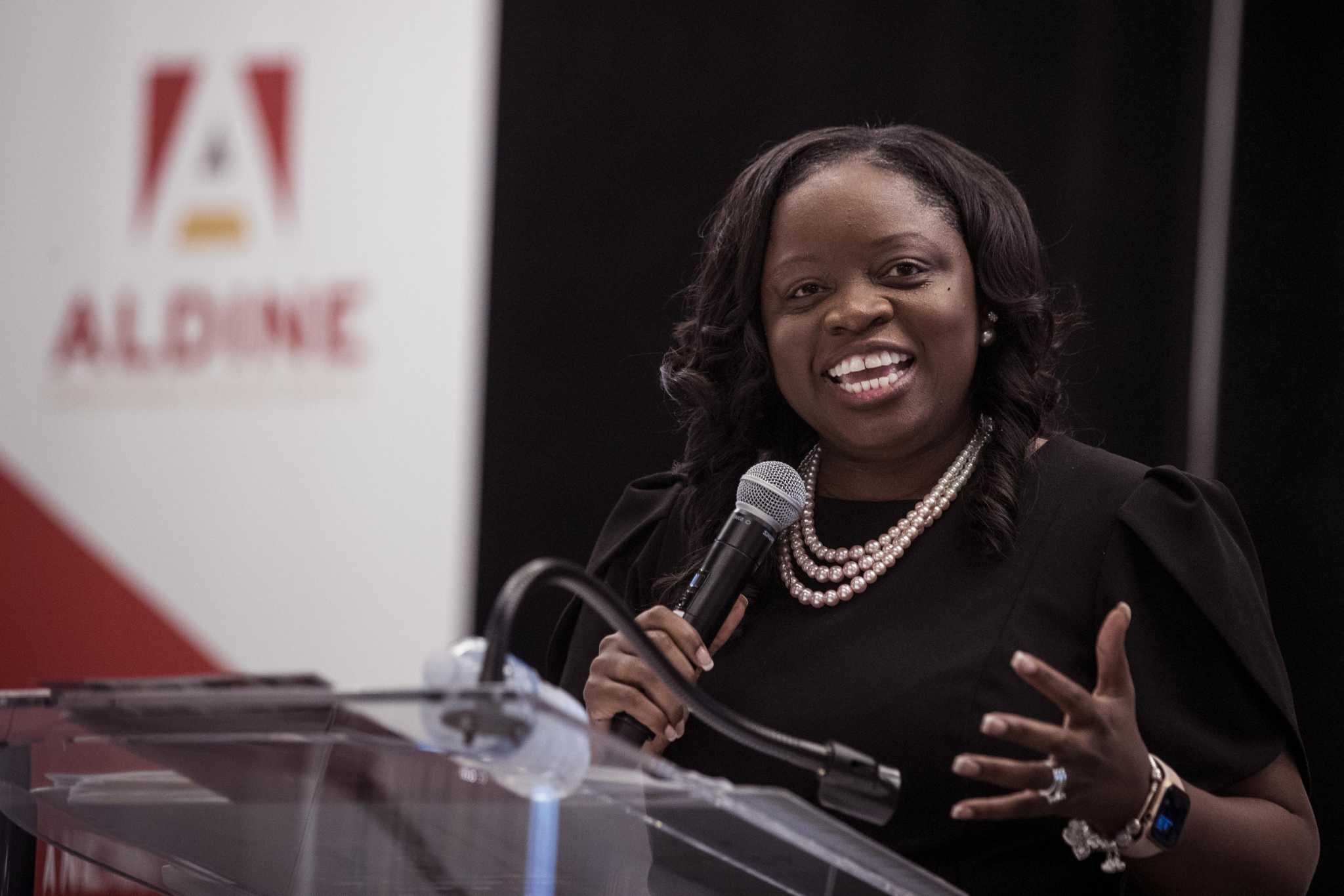 Top superintendents, business leaders support STAAR, but want to nix ...