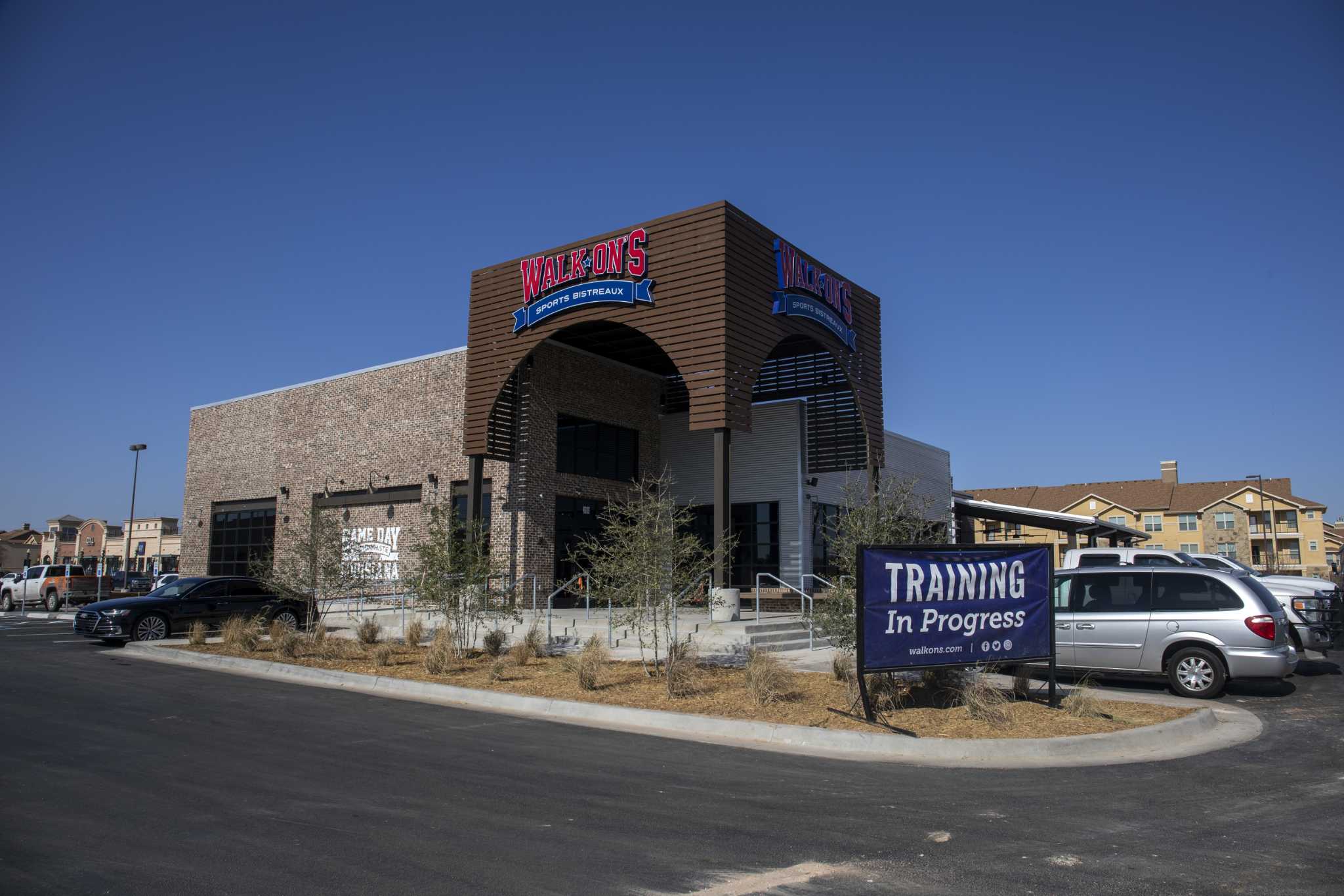 Walk-On’s Sports Bistreaux to open Monday