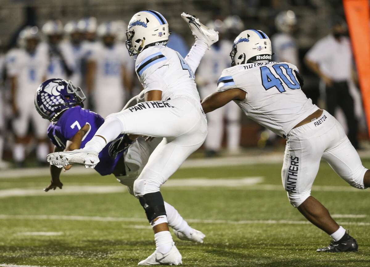 Katy Paetow defeats Angleton to secure playoff spot