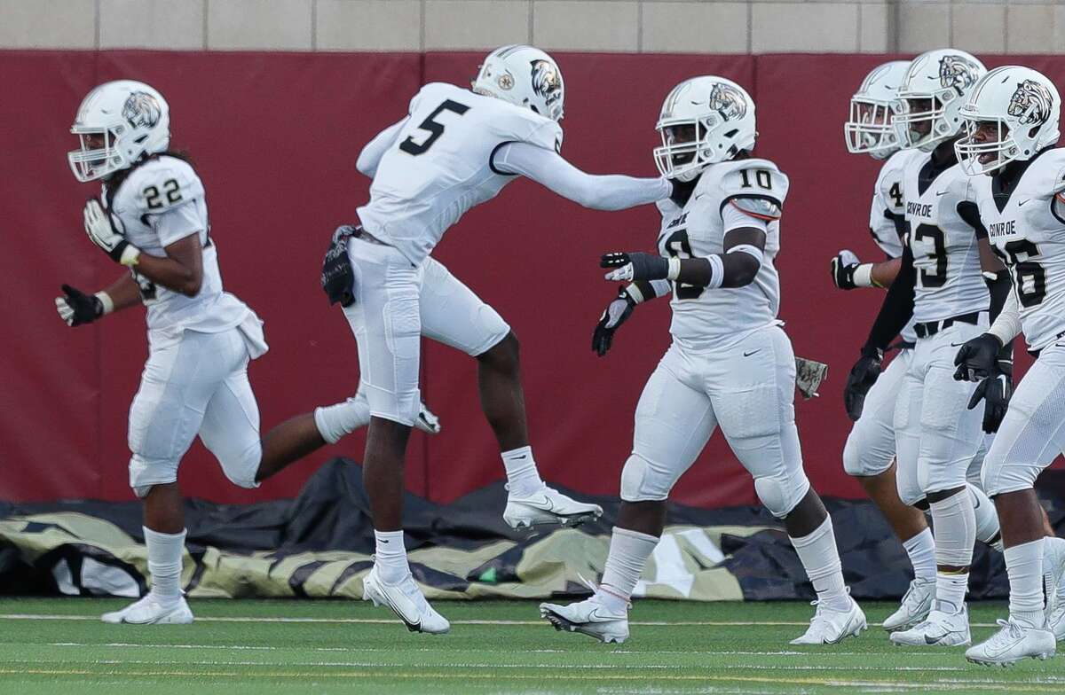 FOOTBALL: The Woodlands edges Conroe, will play for title