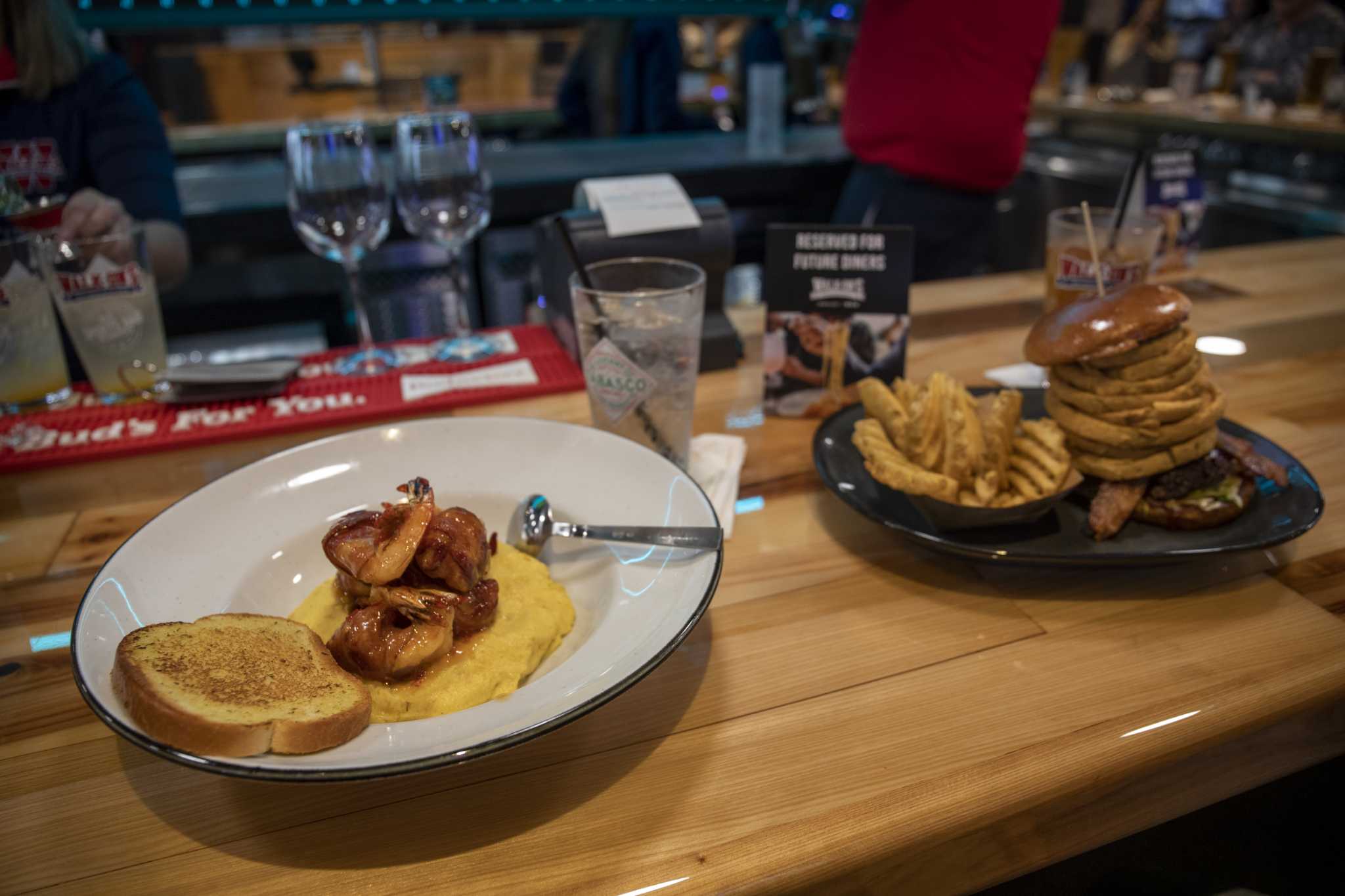 Walk-On’s Sports Bistreaux opens 45th location in Midland