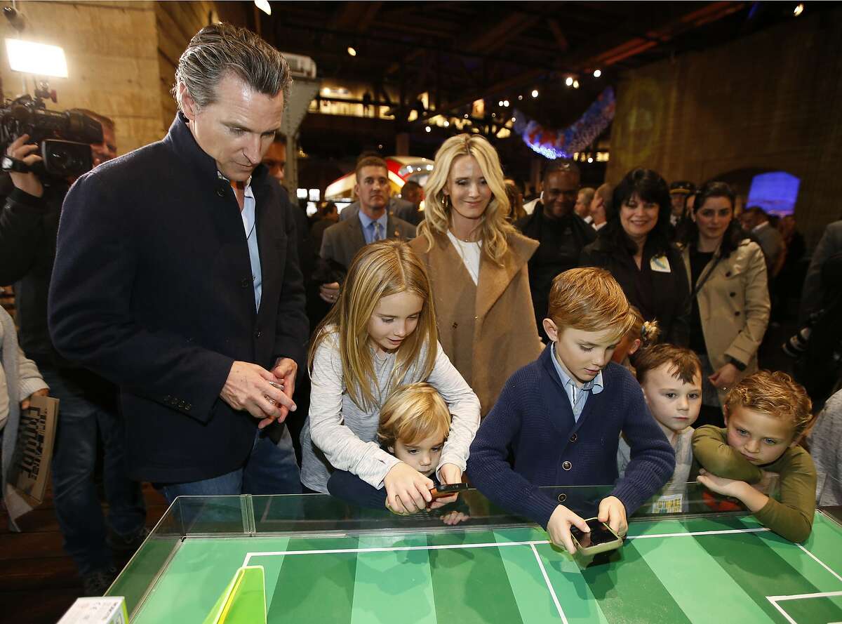 California Gov. Gavin Newsom and his family in quarantine after virus ...