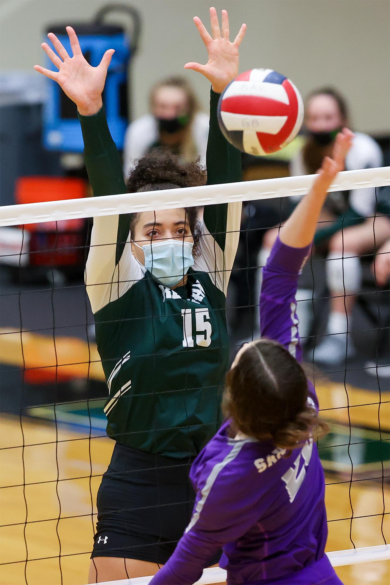 Reagan sweeps San Marcos to reach third round