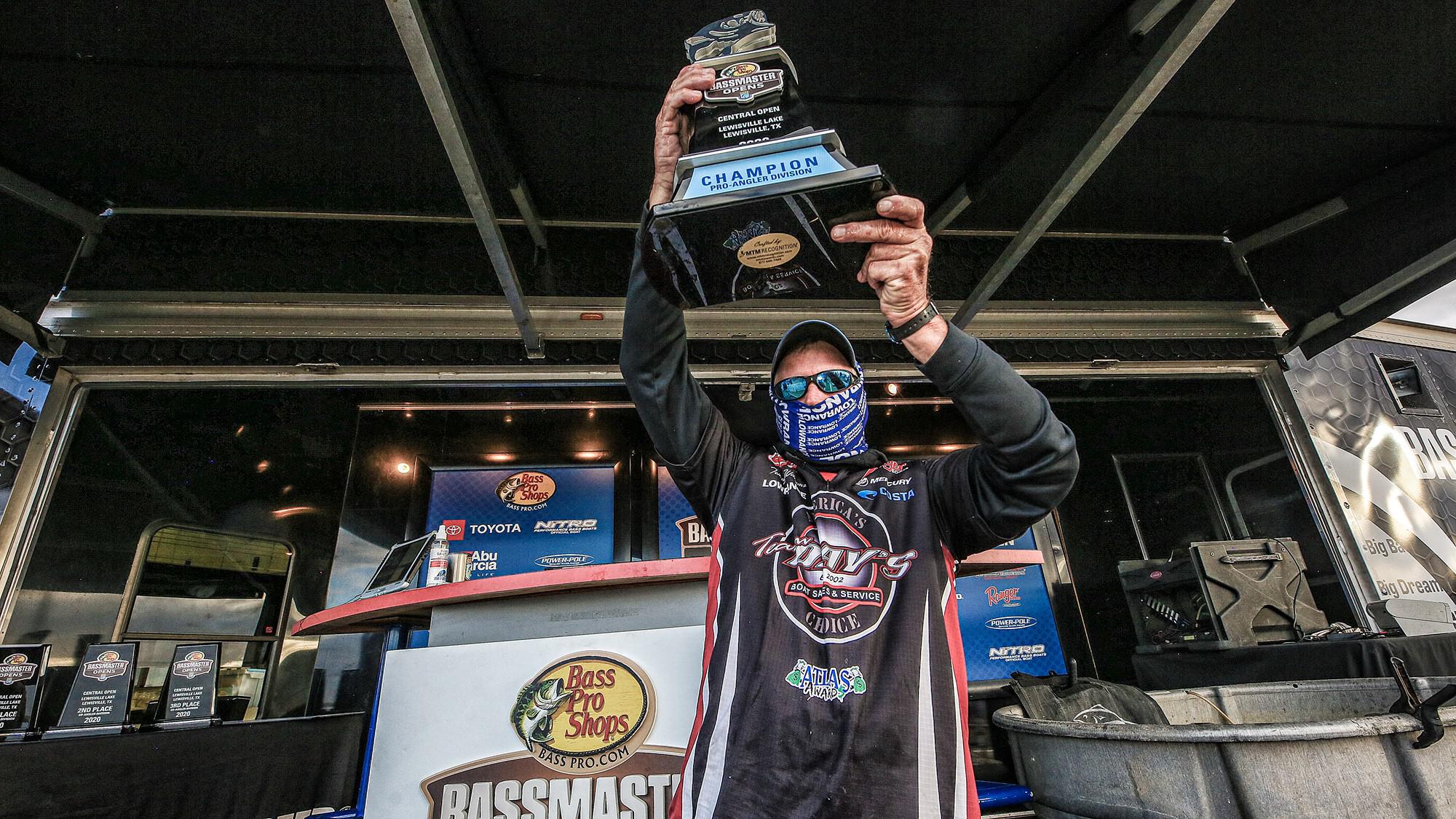 Williams claims victory at tough Bassmaster Central Open
