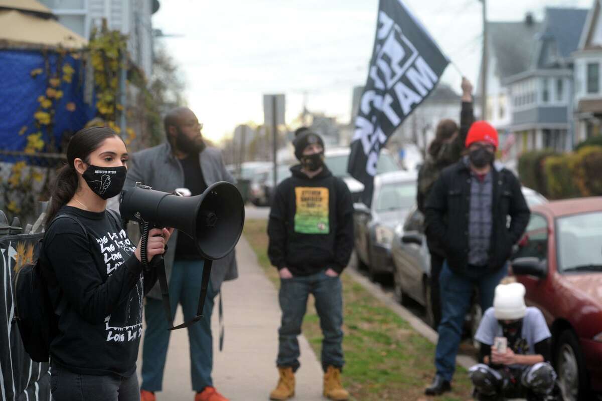 Protesters rally outside Bridgeport council president’s home, demand ...
