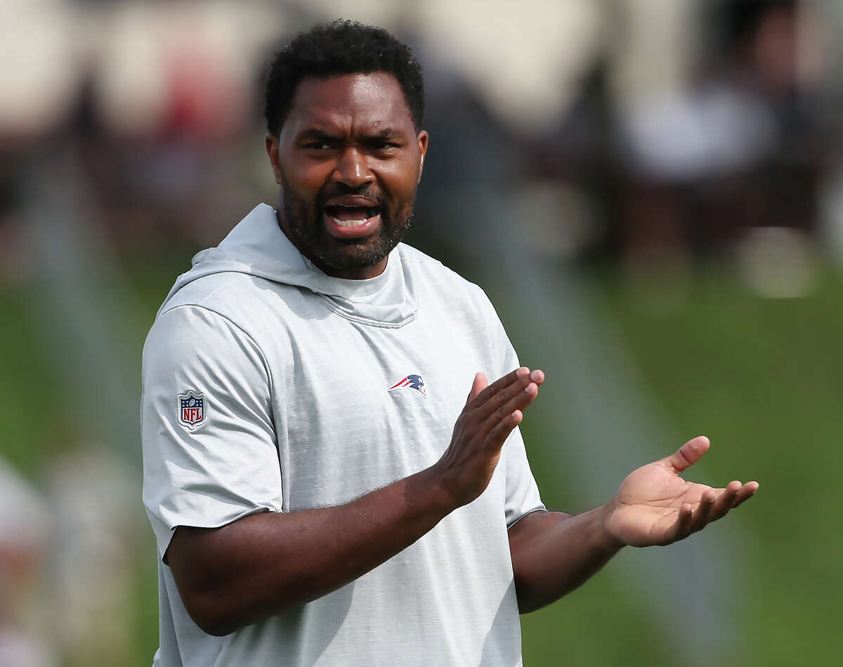 New England’s Jerod Mayo a rising star in NFL coaching circles