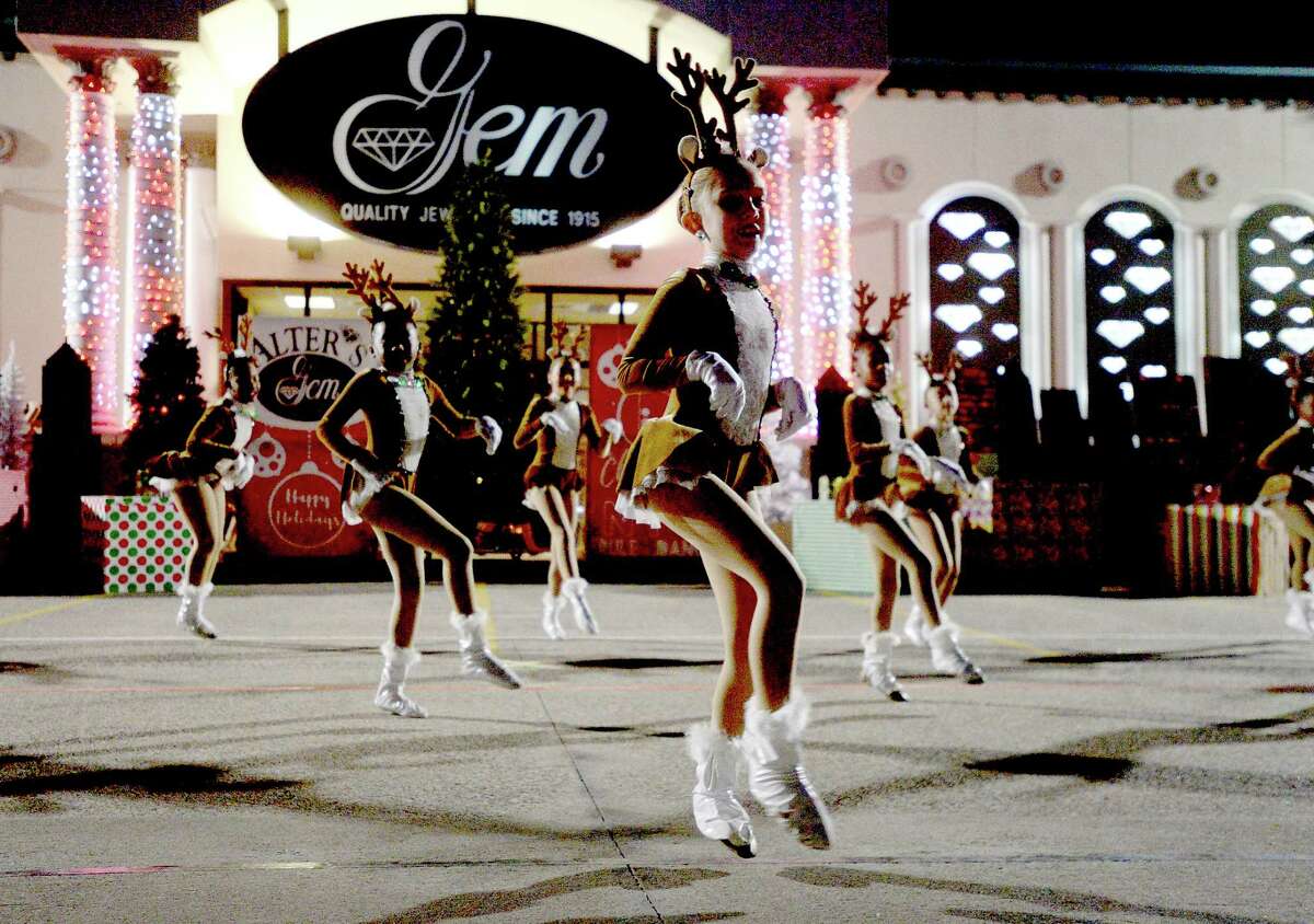 DeGeneres presents $50K surprise to iRule Dance