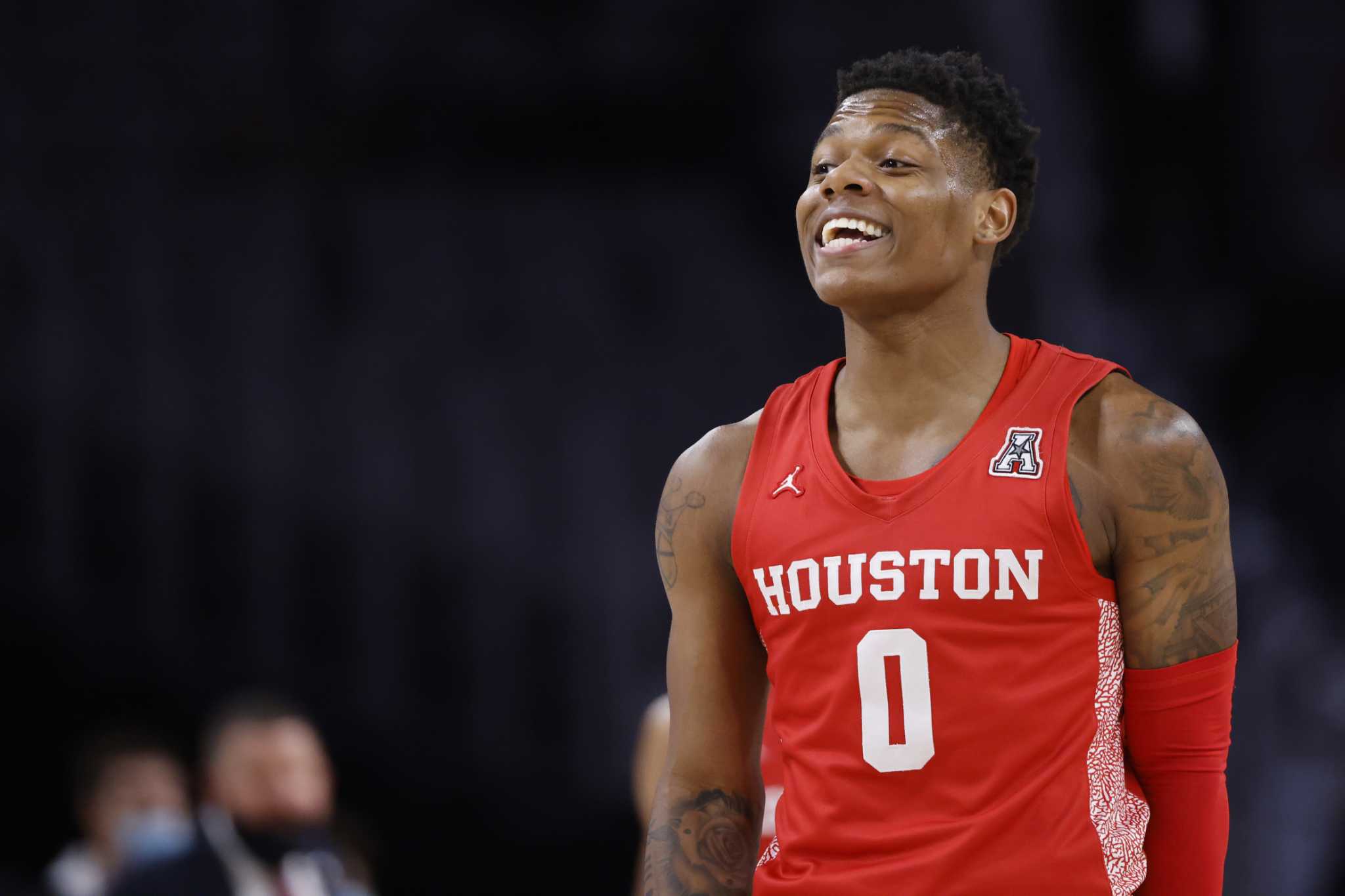 UH basketball sweeps AAC weekly awards