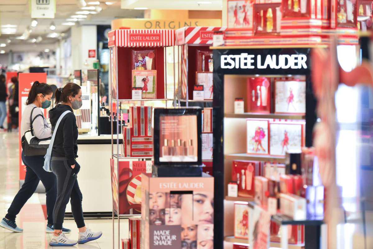 Dallas Fed: Service activity ‘flattened out,’ retail sales plunged in ...