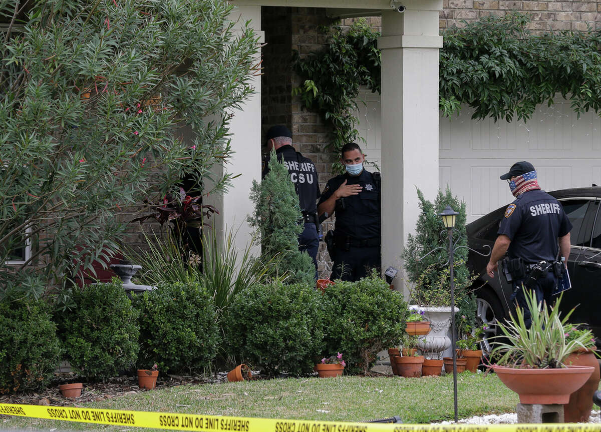 Couple killed in apparent murder-suicide in west Harris County home