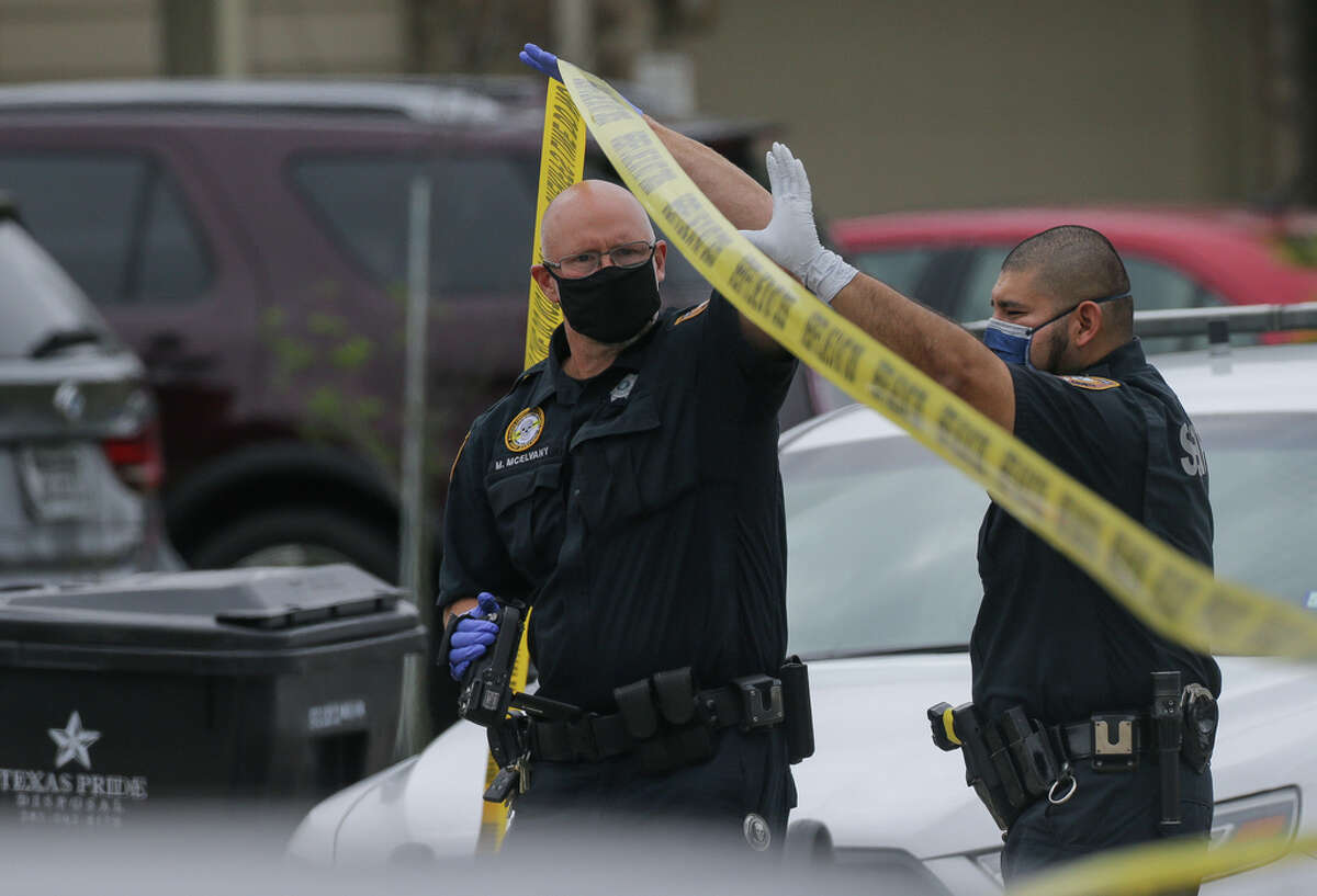 Couple killed in apparent murder-suicide in west Harris County home