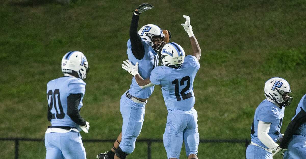 Paetow surges past Deer Park in season finale