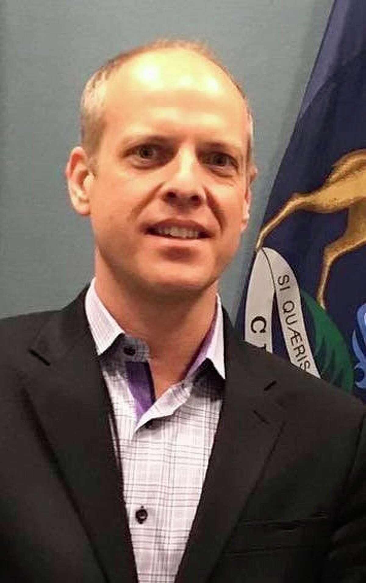 Heroes and Hand Raisers honors John Searles