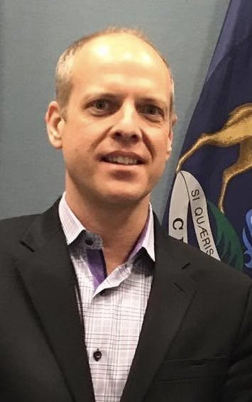 Heroes and Hand Raisers honors John Searles