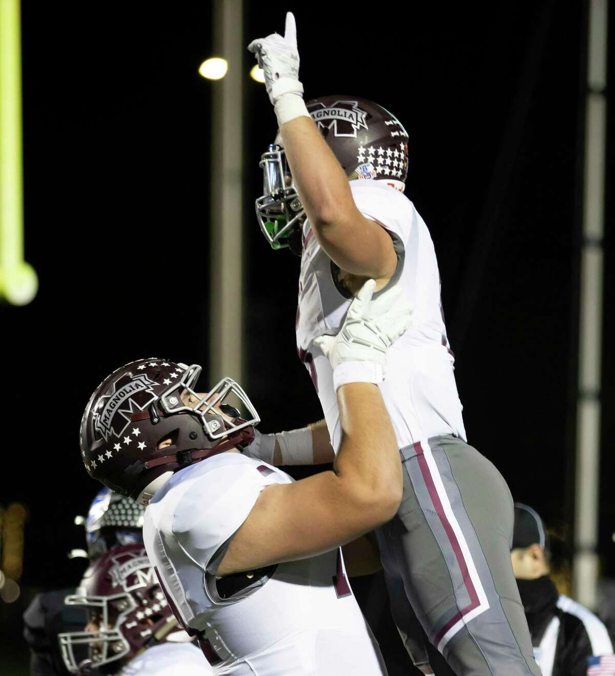 FOOTBALL: Hall leads Magnolia to first outright district title since 2016