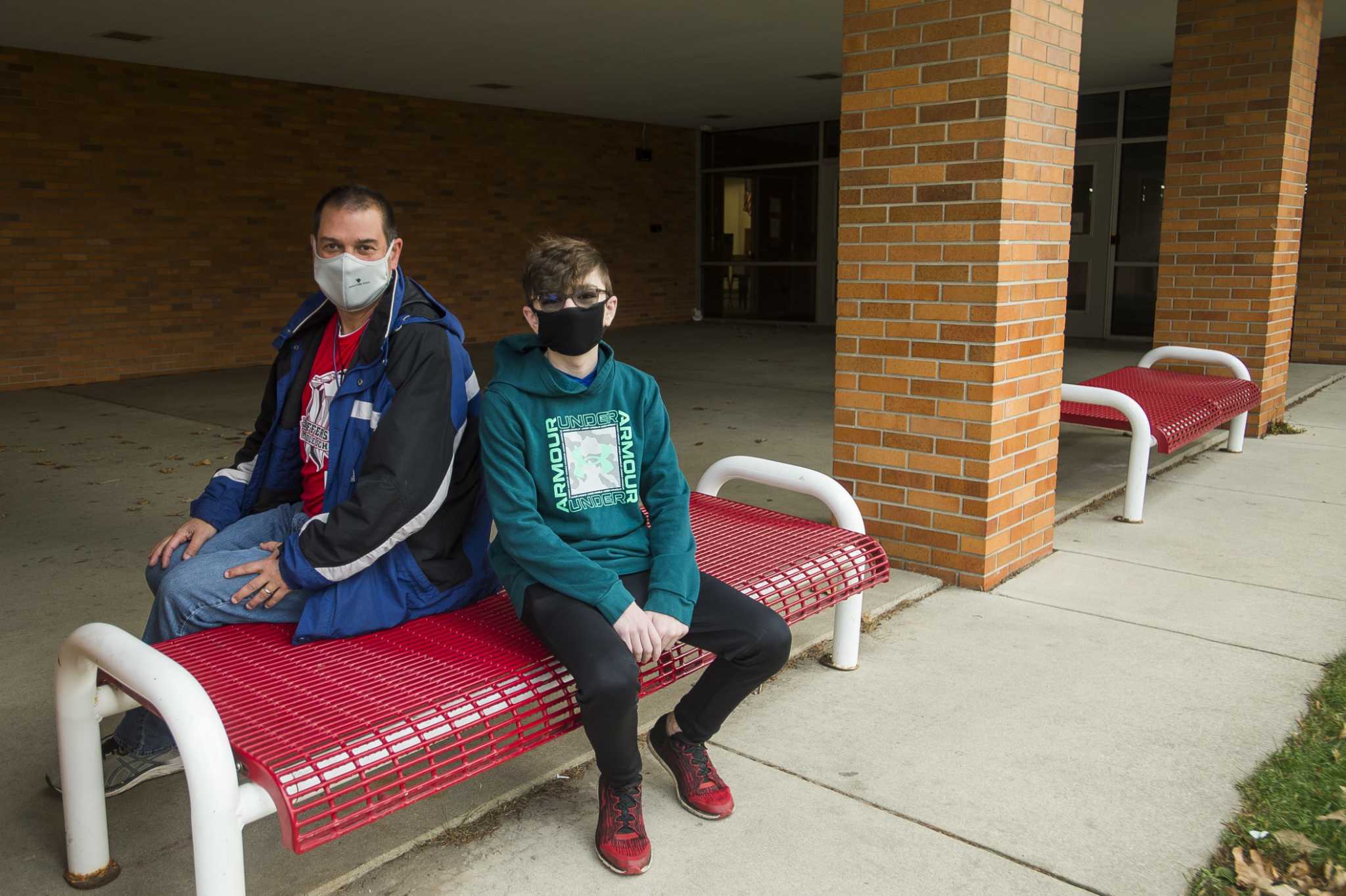 Jefferson teacher helps save student's life