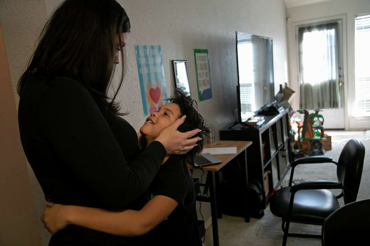 Amid COVID surge, San Antonio students pour back into some campuses ...