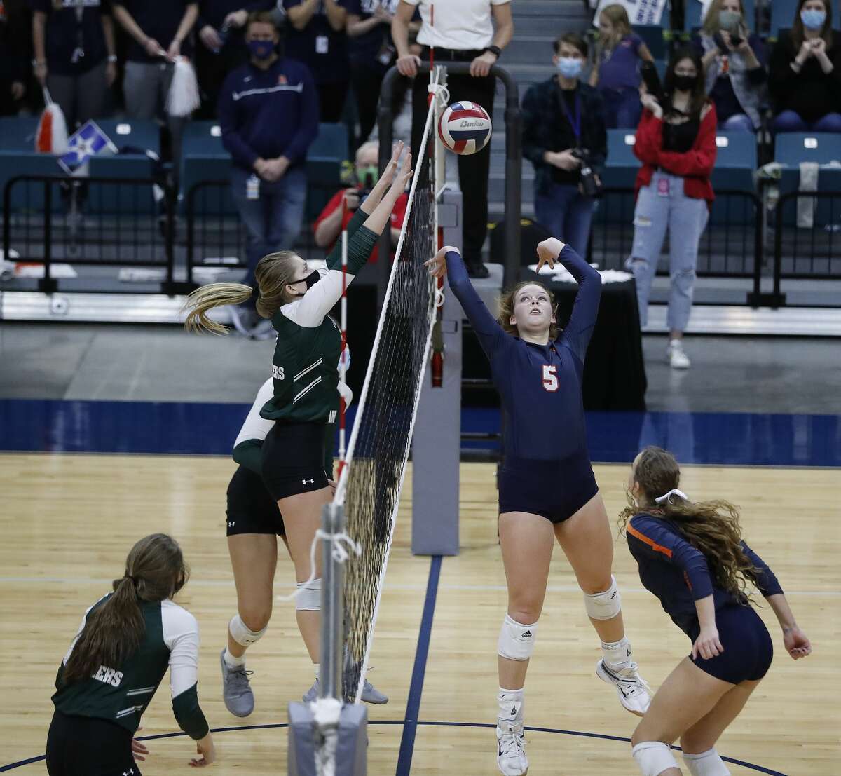 Seven Lakes outlasts San Antonio Reagan to reach state final