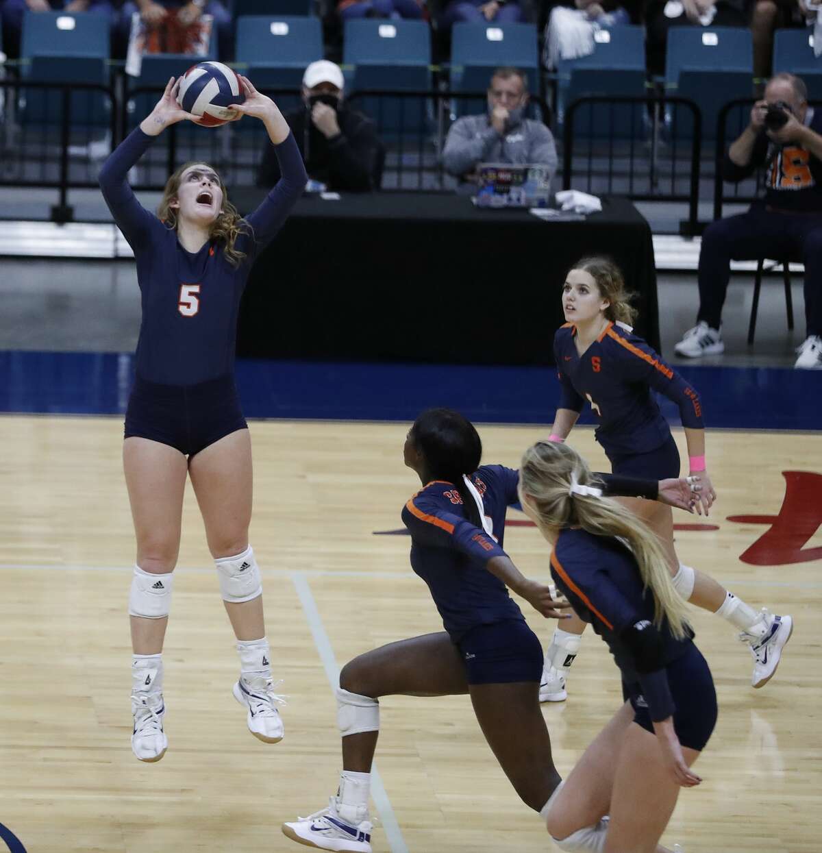 Seven Lakes outlasts San Antonio Reagan to reach state final