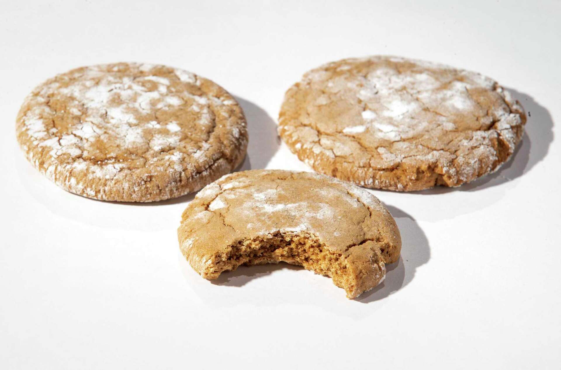 Recipe: Snowy Spice Cookies (Editor’s Pick)