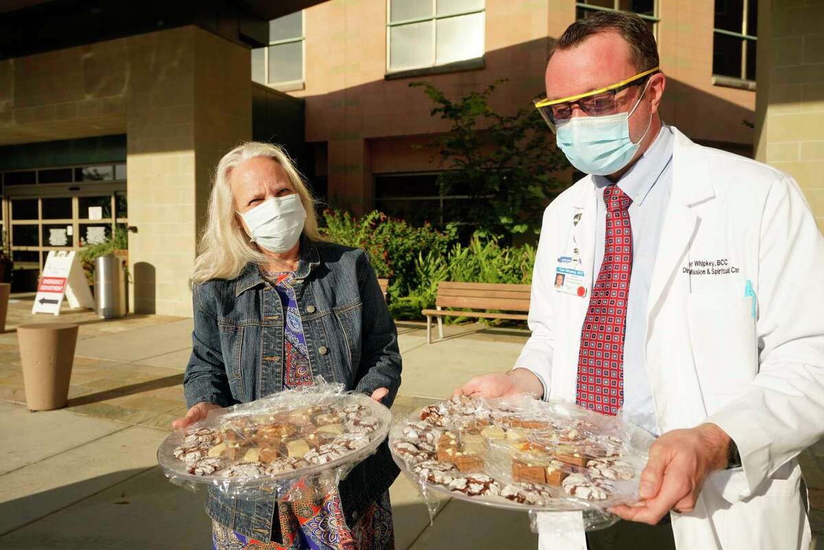 A ‘sweet’ gesture:One ICU volunteer’s creative solution to helping ...