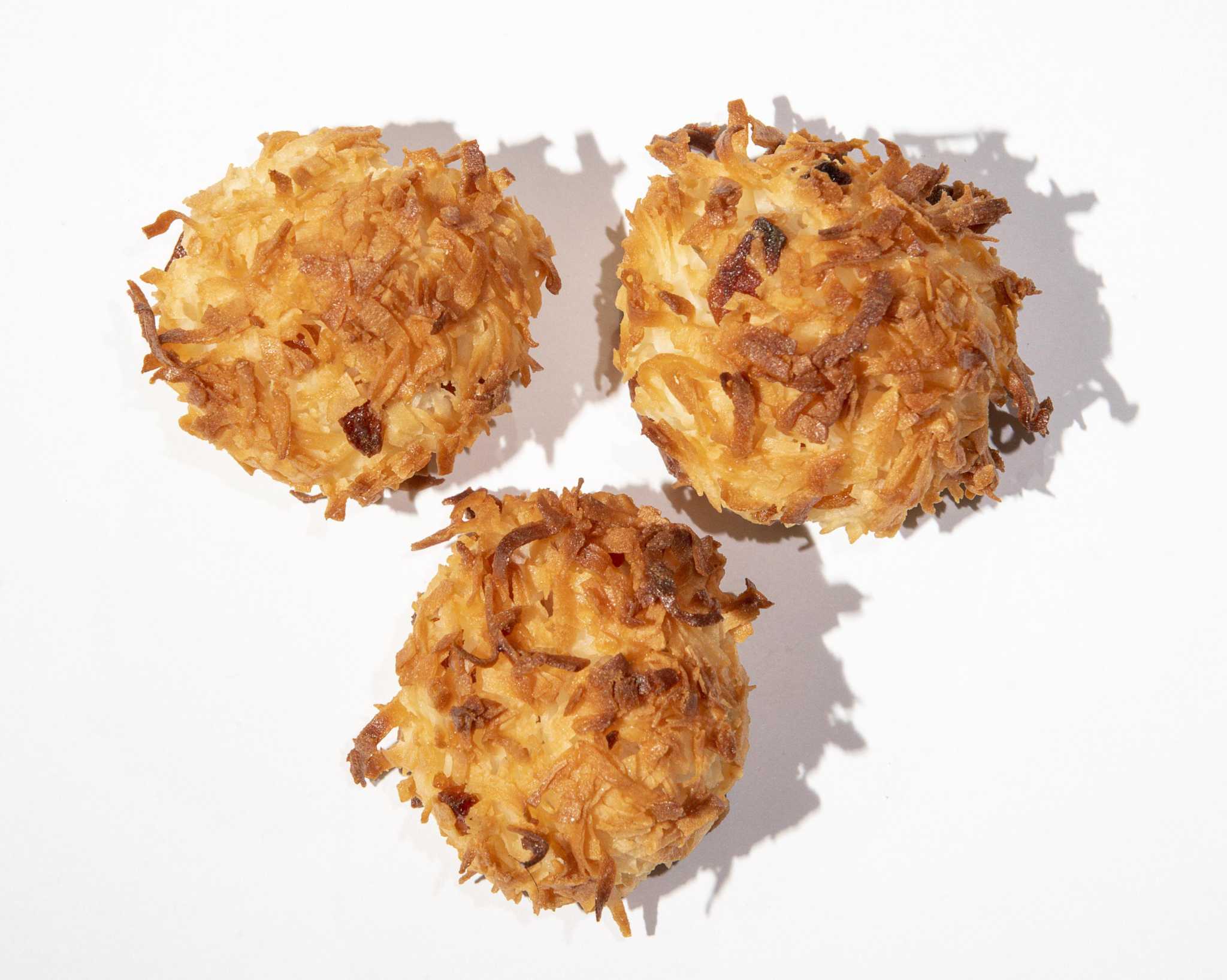 Recipe: Coconut Apricot Macaroons