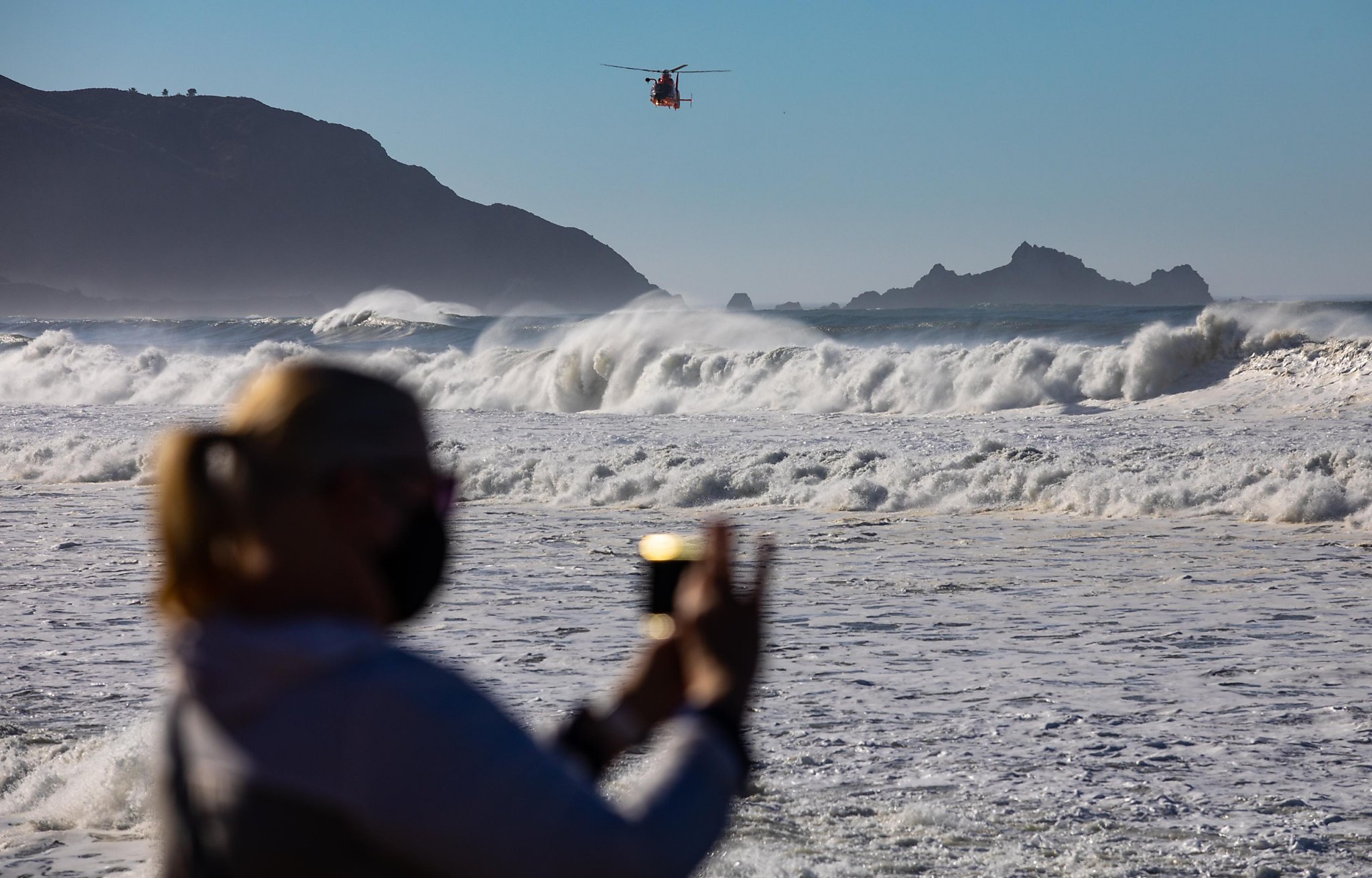 High surf warning issued as thunderous waves pound Bay Area coasts