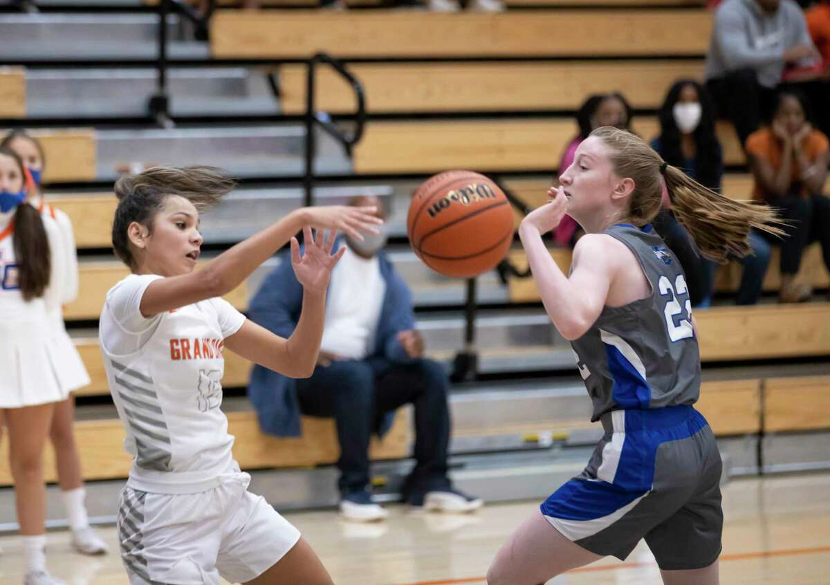 GIRLS HOOPS: Grand Oaks tops New Caney in non-district tilt