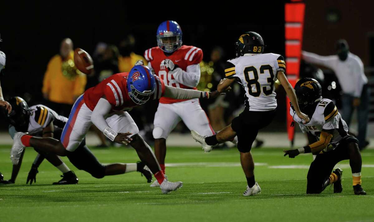 FOOTBALL: Oak Ridge earns first playoff win since 2002