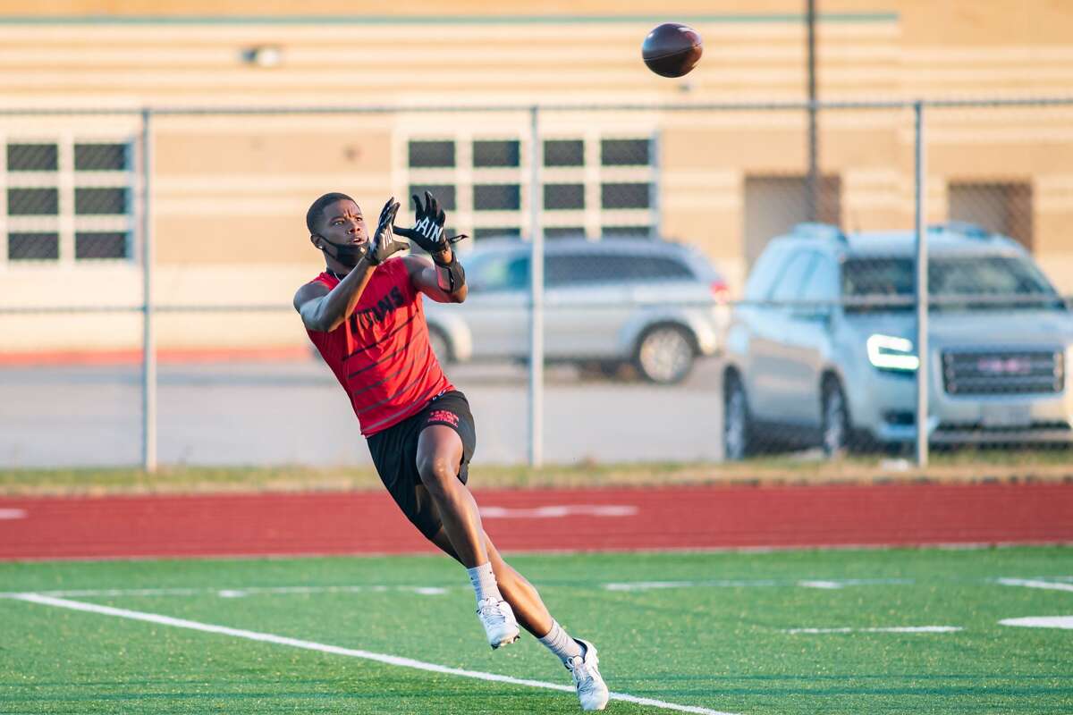 Titans look to continue historic season in 5A-I playoffs