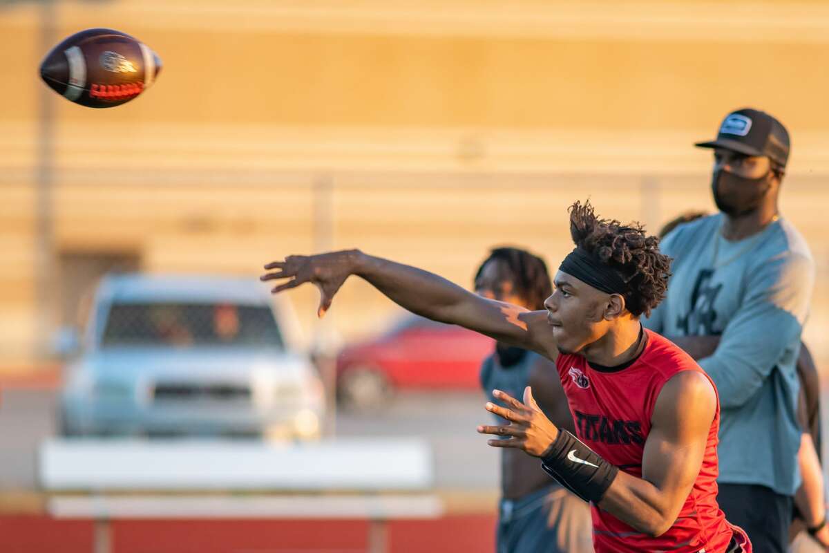 Titans look to continue historic season in 5A-I playoffs