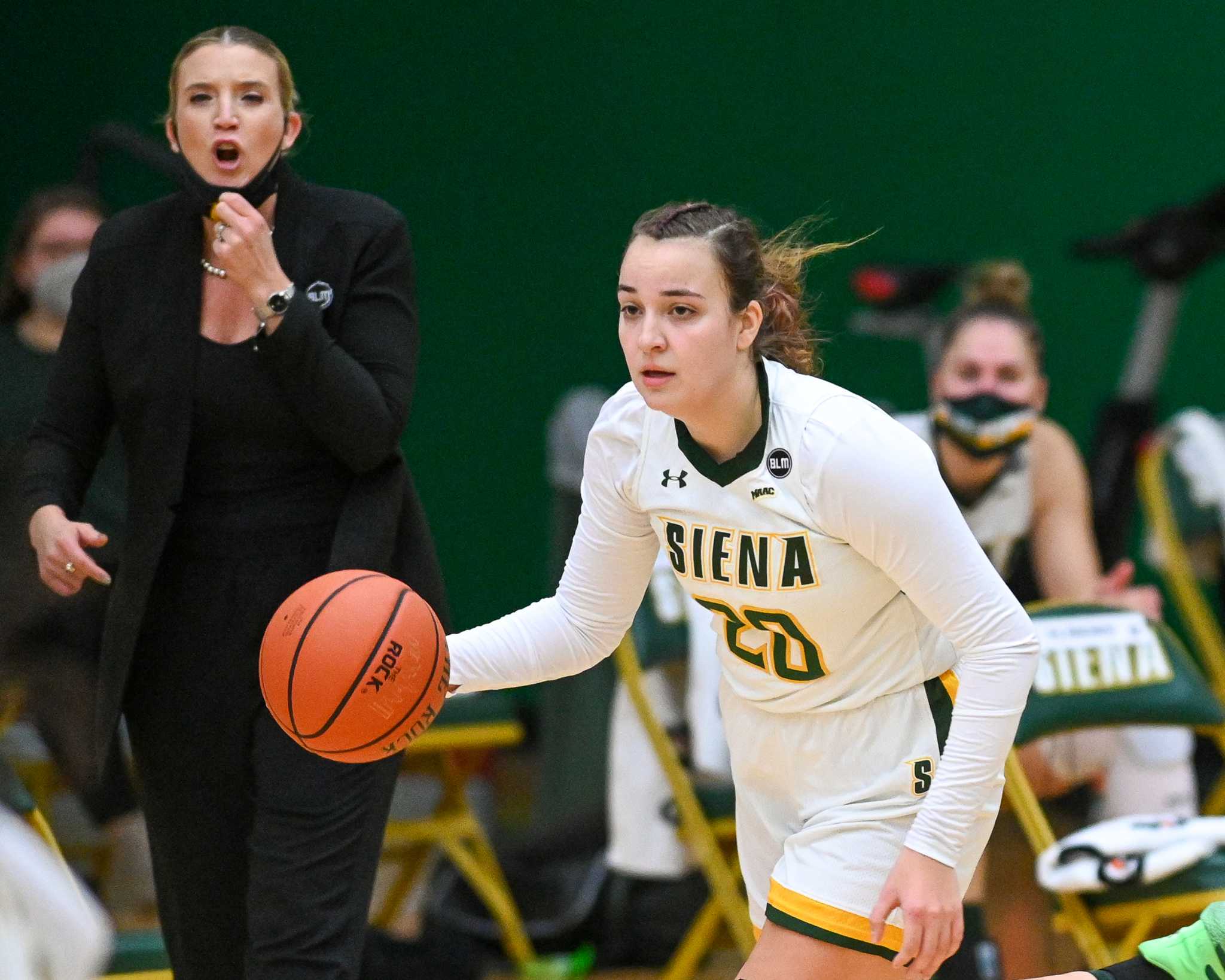 Peterson leads Siena women's basketball past Rider