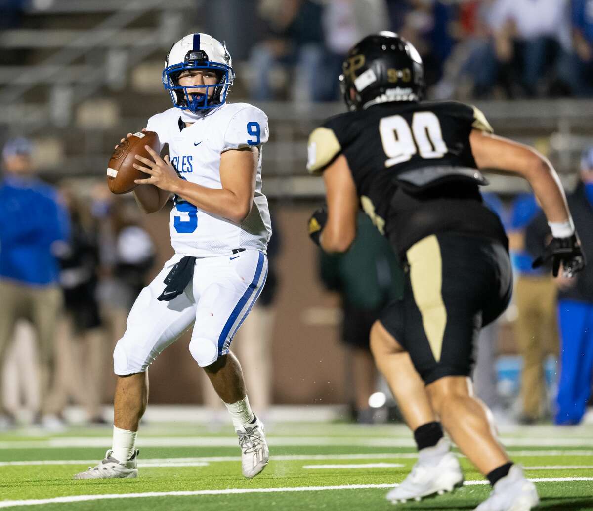 Barbers Hill thumps Galena Park in bi-district round