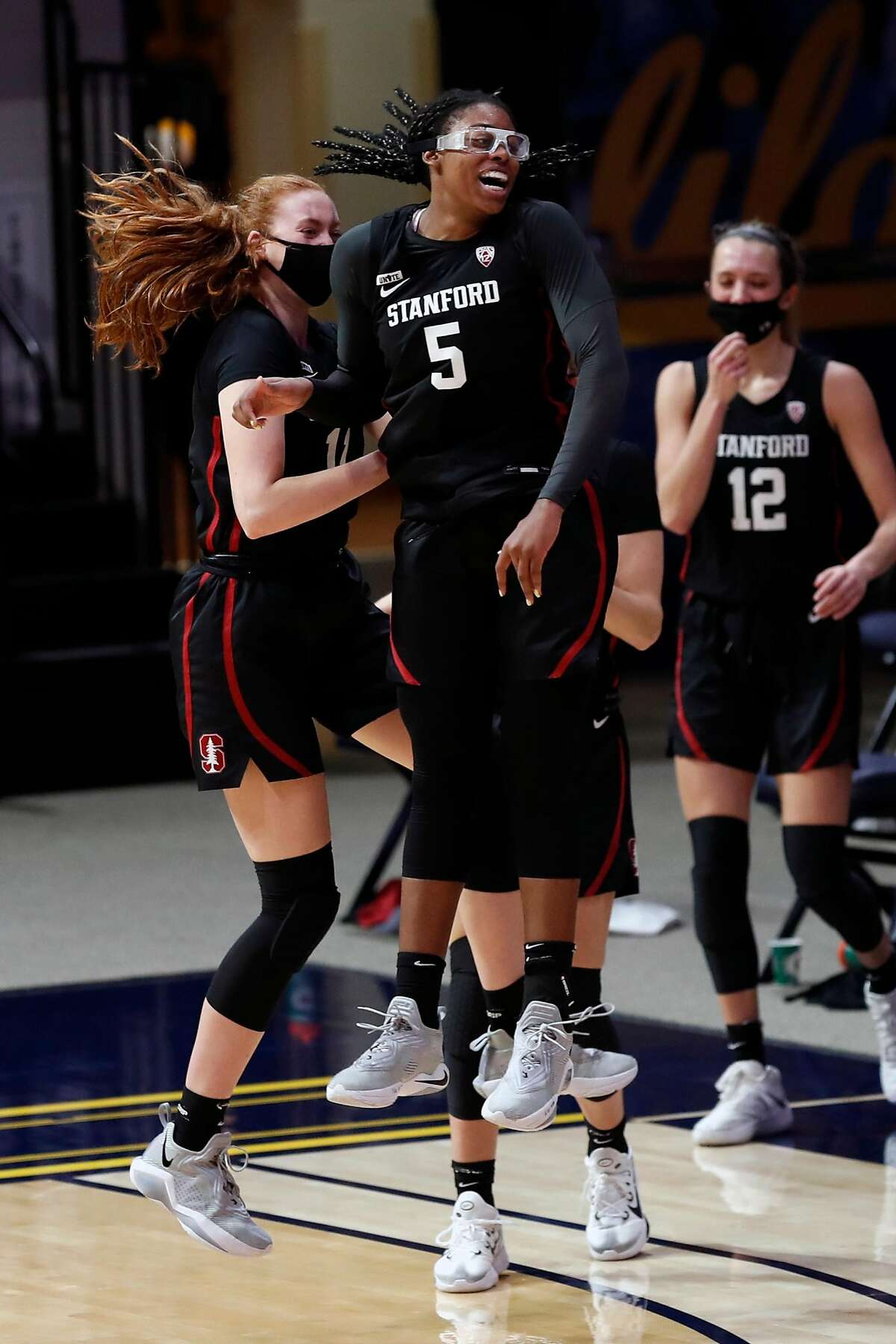 Stanford’s VanDerveer equals wins record in customary fashion: calm and ...