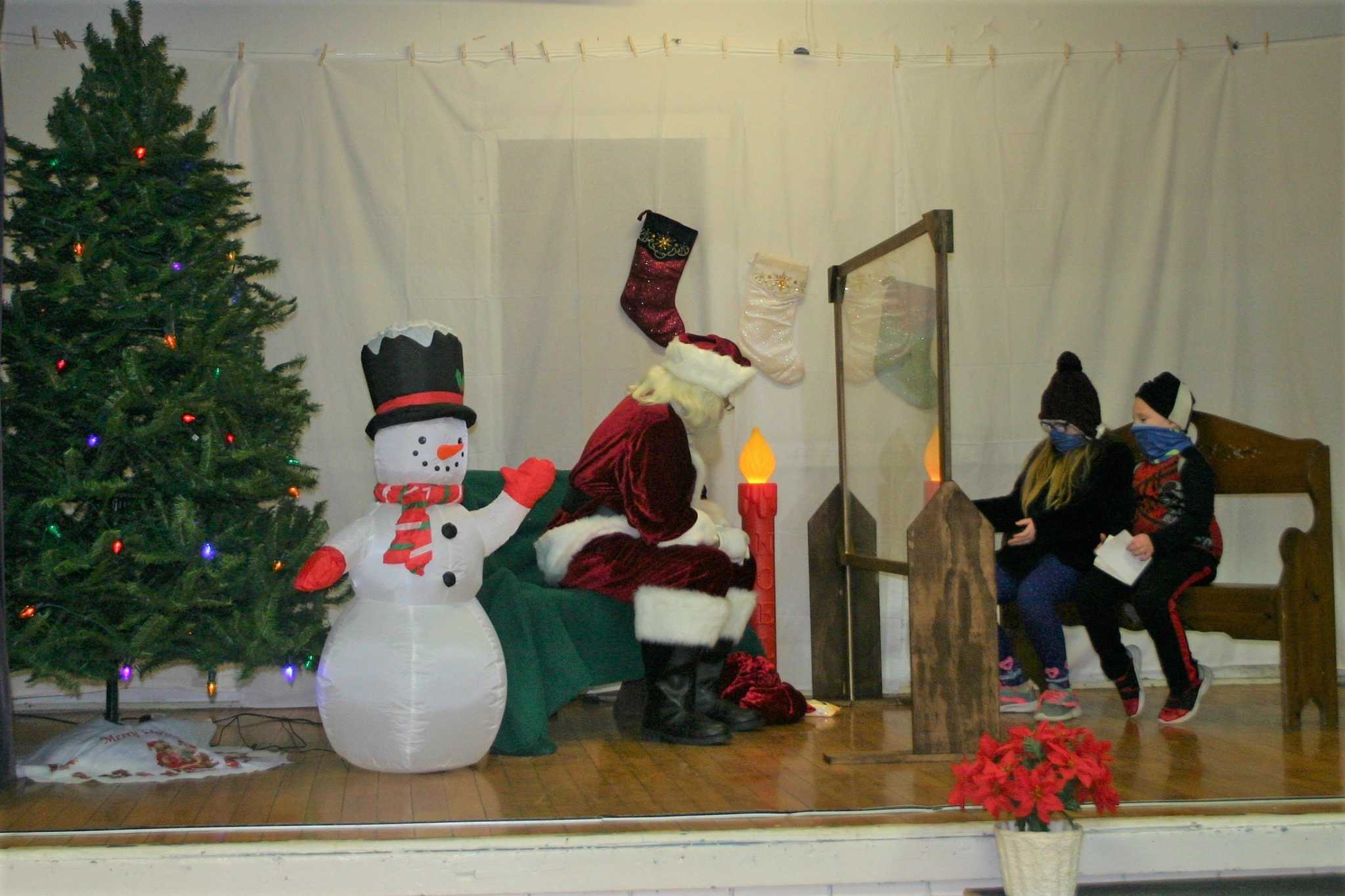 Santa visits Morley Community Center
