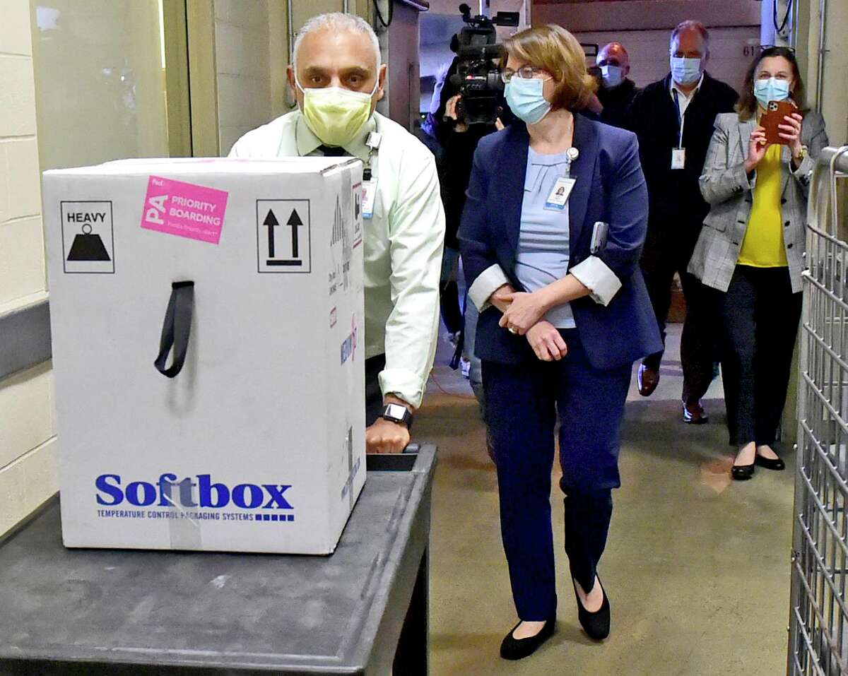 ‘We are at a crossroads’: First five receive coronavirus vaccinations ...