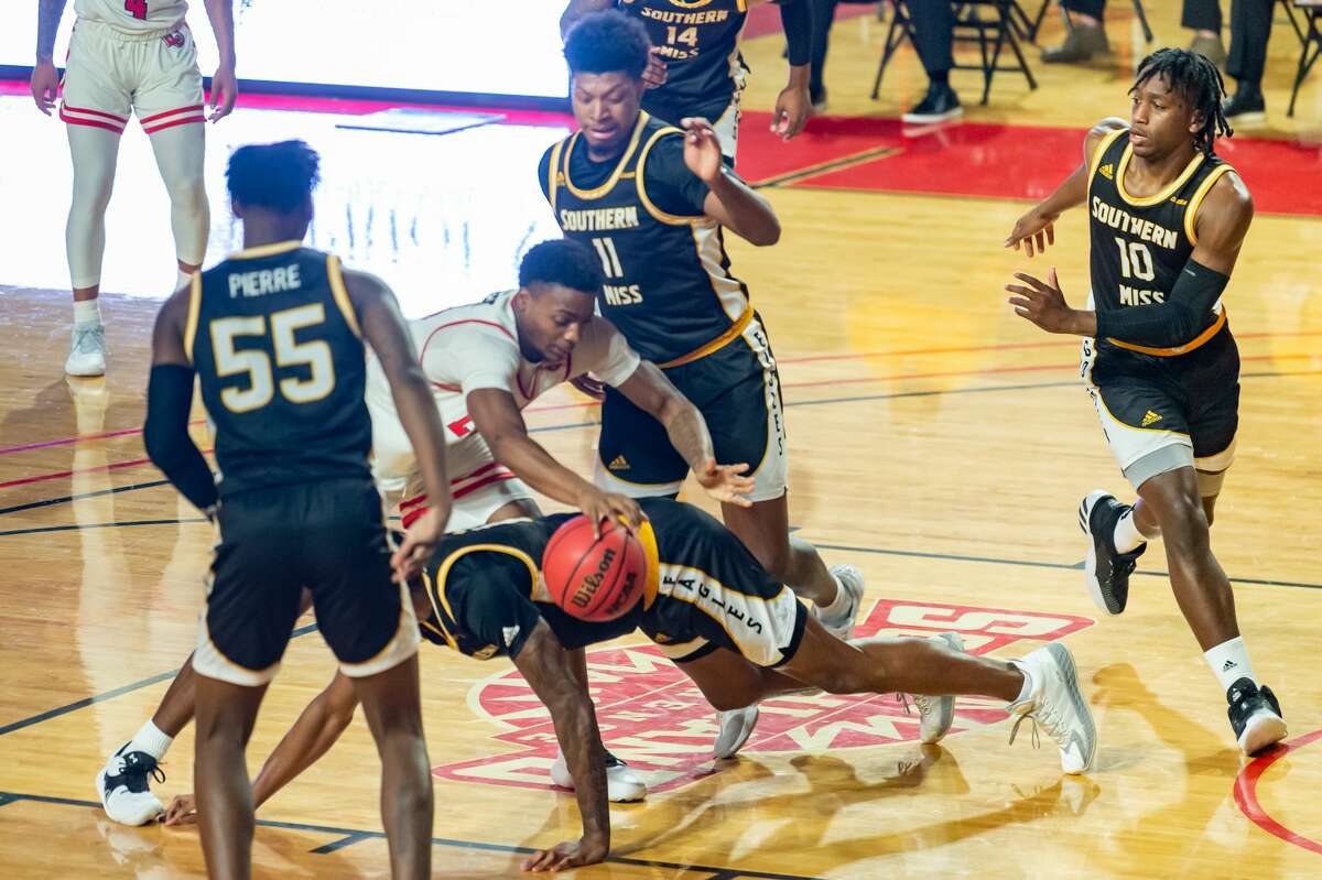 Lamar basketball drops home opener to Southern Miss