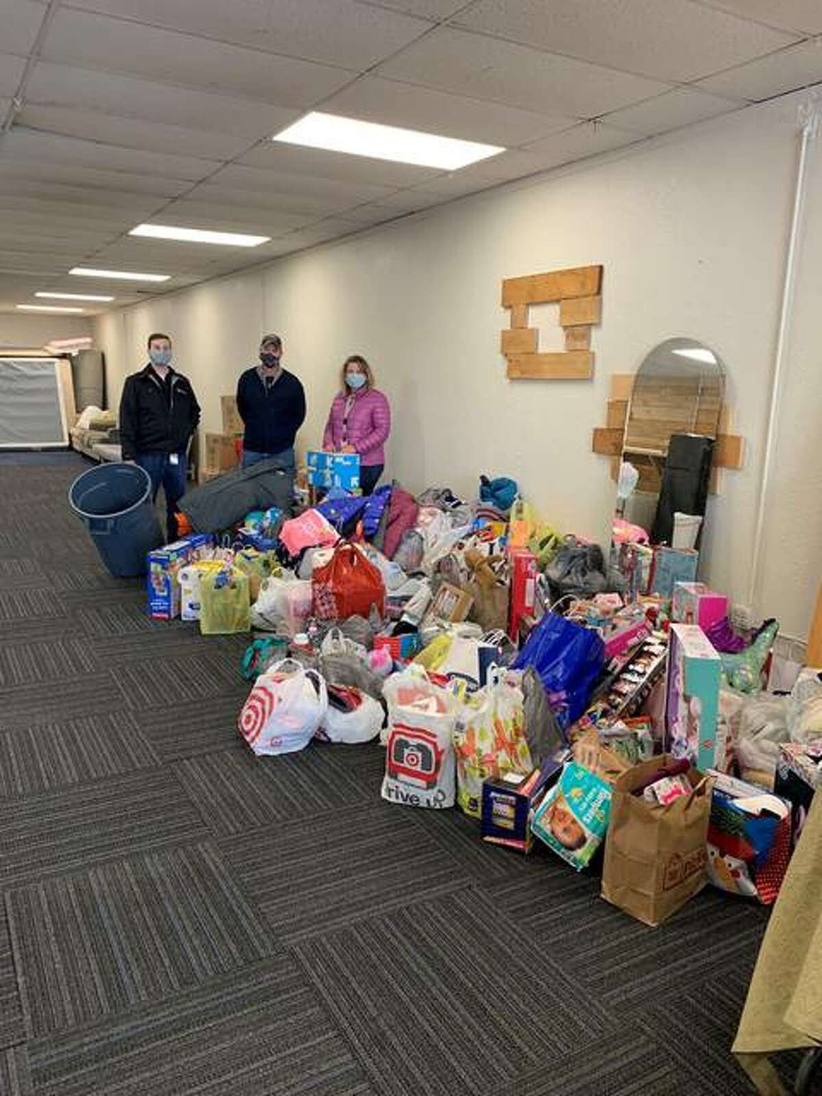 Phillips 66 gives $50,000 to Riverbend food banks