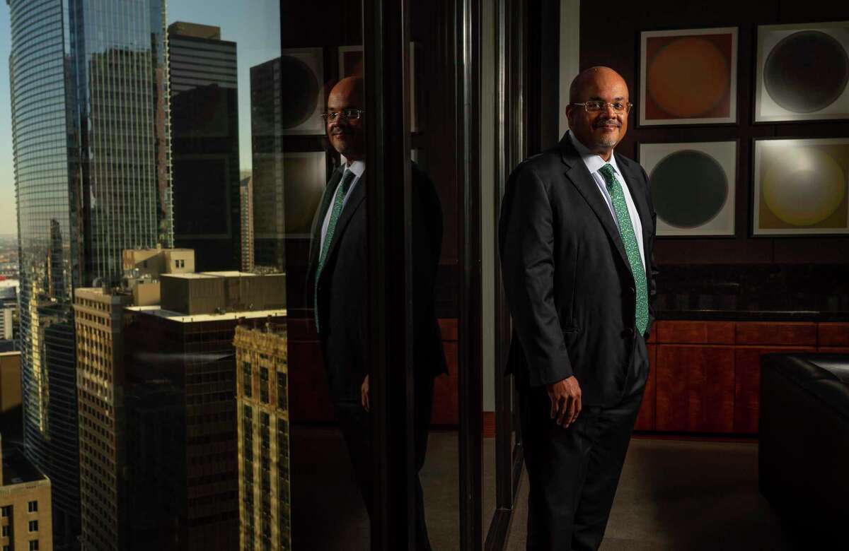 For Bracewell attorney, bond is his word