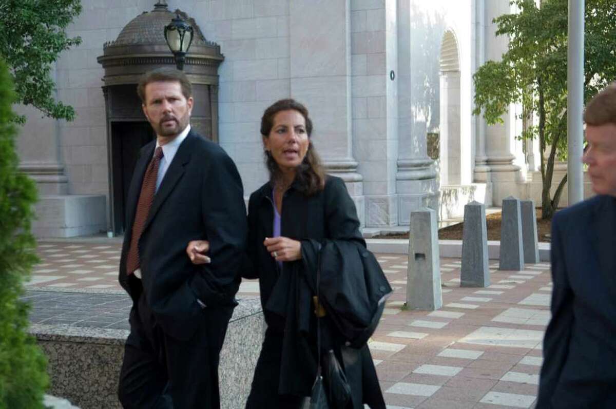 Former top prosecutor pleads guilty to stealing mobster's money