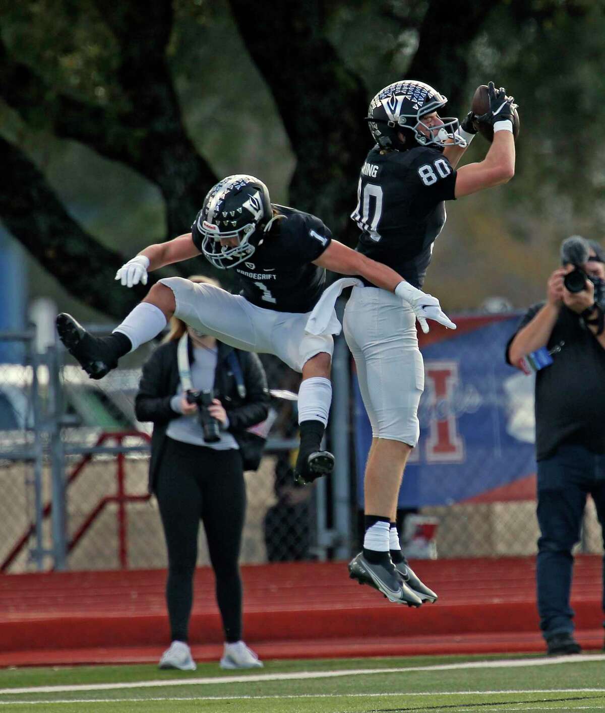 Austin Vandegrift holds off Roosevelt 14-7