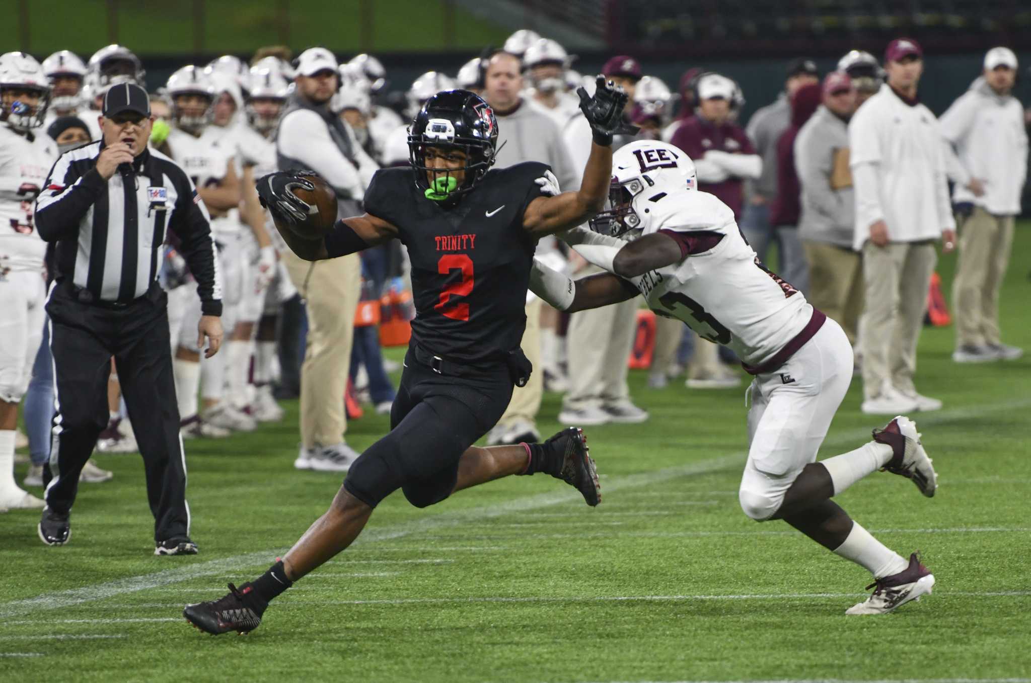 HS FOOTBALL: Moses a playmaker in Rebels’ secondary