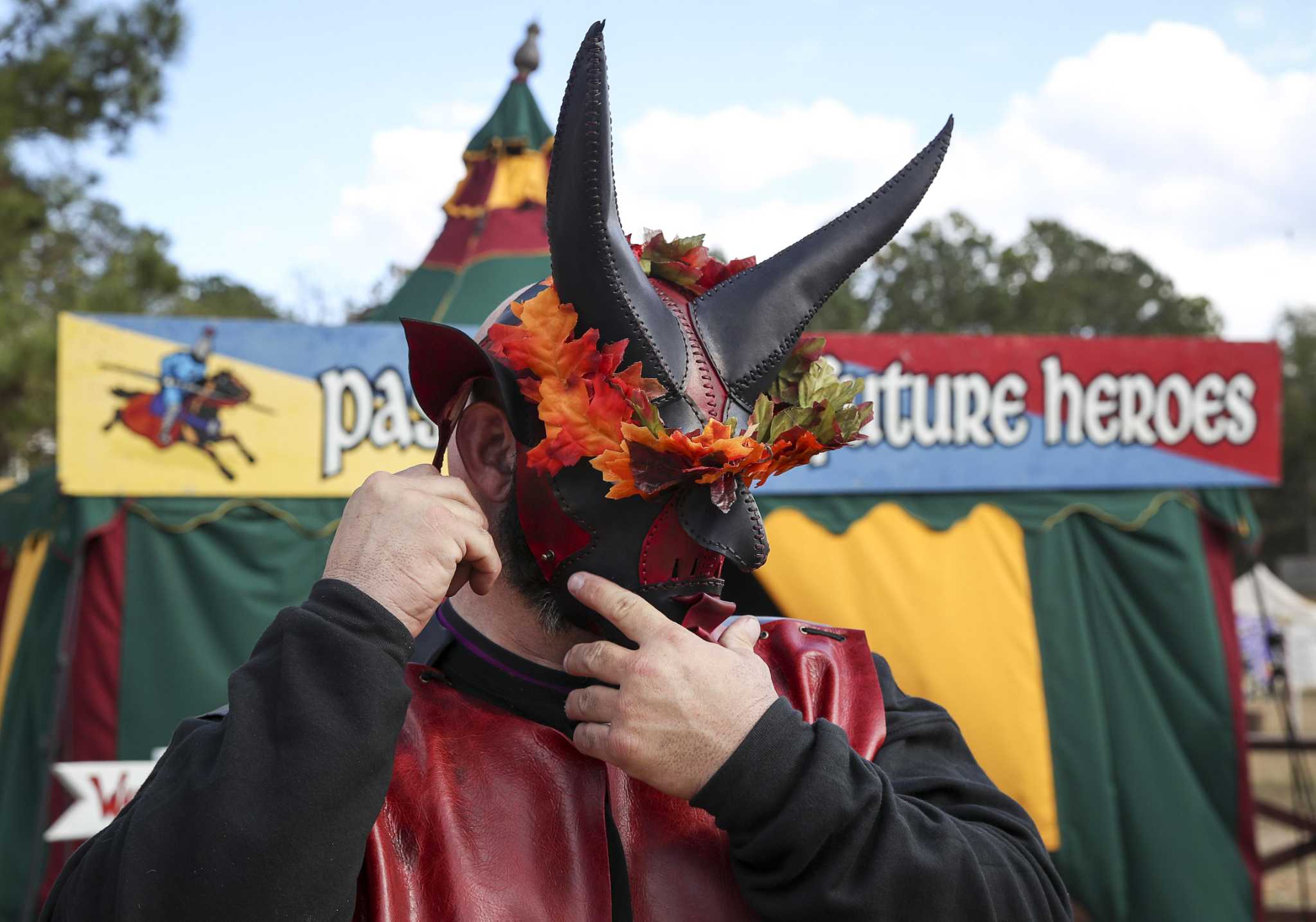 Harris County sheriff’s deputy moonlights as medieval knight for ...