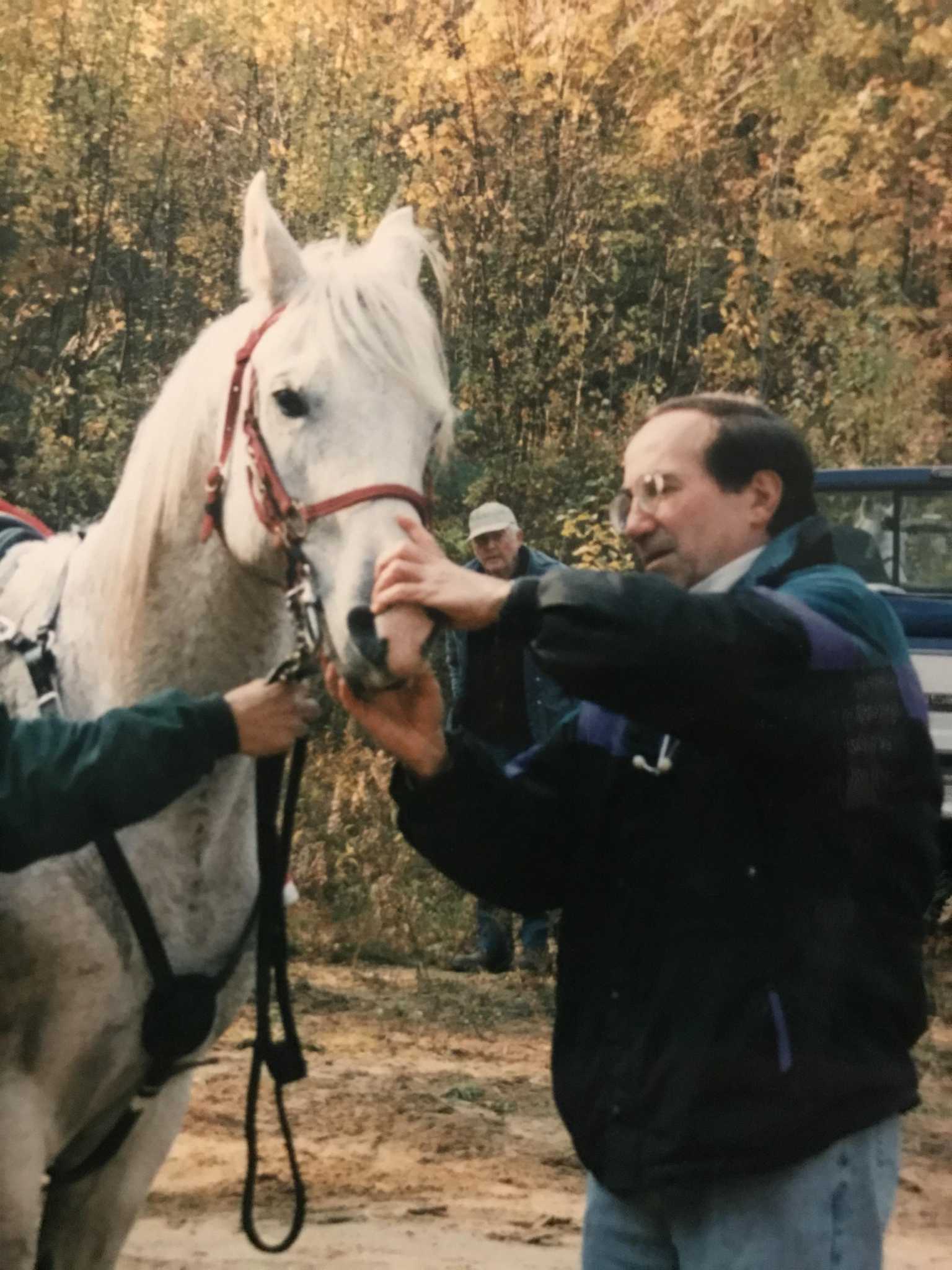 Retired CT veterinarian reflects on his years helping animals