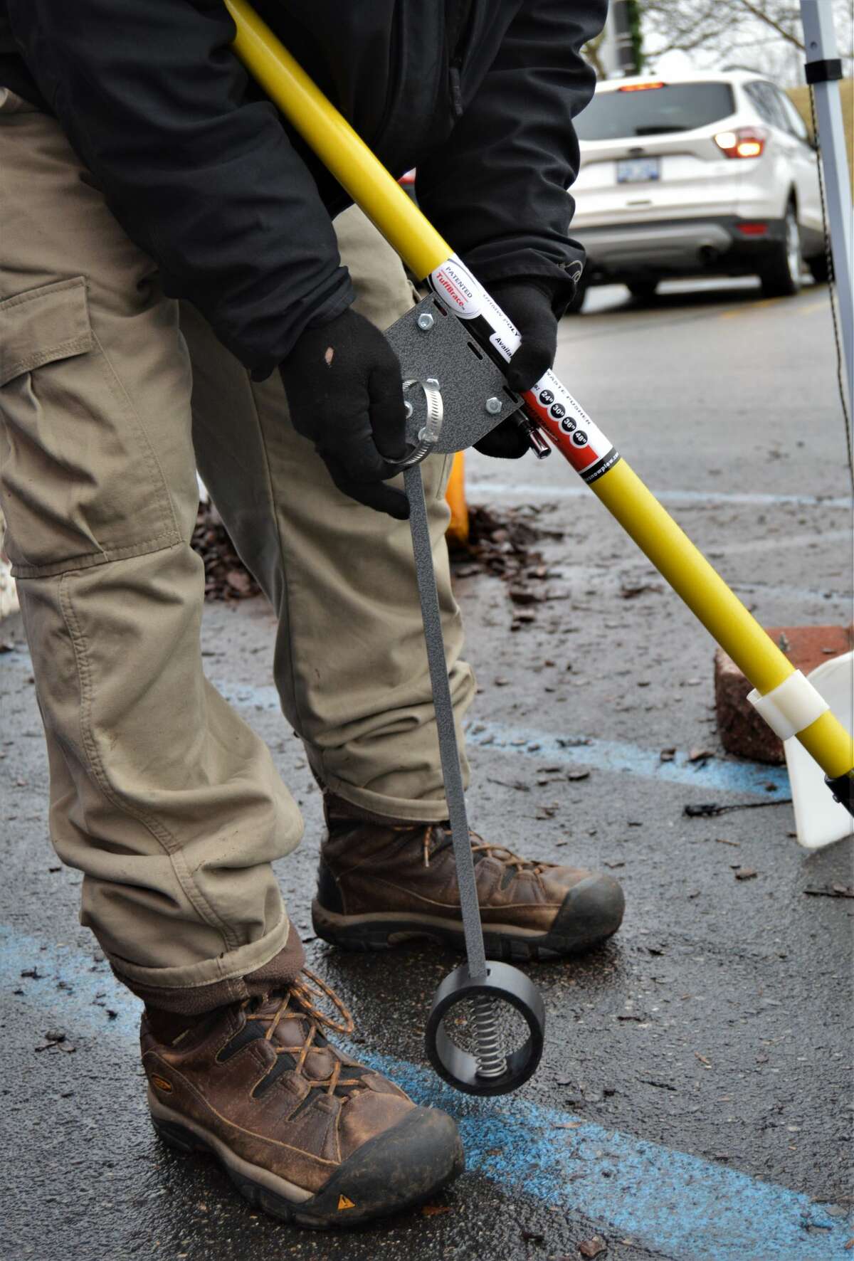 Midlander invents shovel attachment to help lift snow